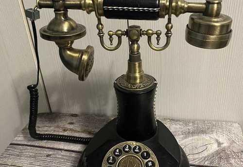 Телефон в винтажном стиле