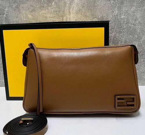 Женская сумка fendi из натуральной кожи