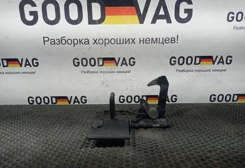 4L0823480 Замок капота (крючок) Audi Q7