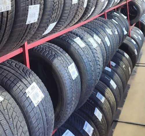 Bridgestone Blizzak LM-80 Evo 235/55 R17 96N