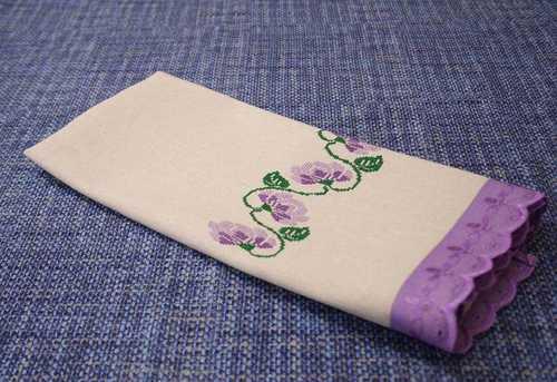 Полотенце с вышивкой Сиреневые цветы