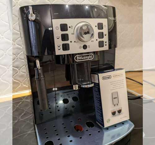 Кофемашина delonghi magnifica s ecam 22.110.B