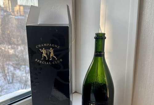 Бутылка и коробка из под шампанского
