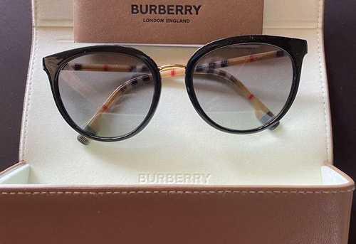 Солнцезащитные очки женские брендовые Burberry