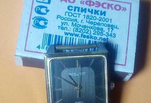 Часы СССР Полет Рабочие Кварц с рамкой золотистой