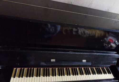 Пианино отдам бесплатно