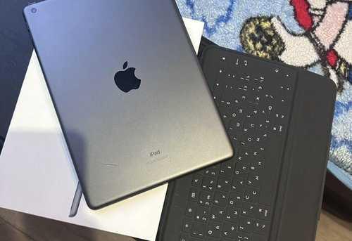 iPad 9 поколения 256 гб Wi-Fi+клавиатура