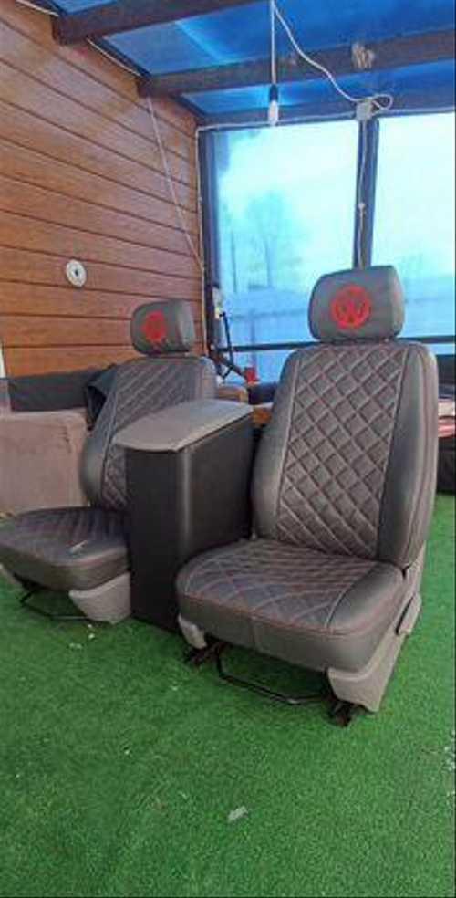 Кресла передние T5 Volkswagen