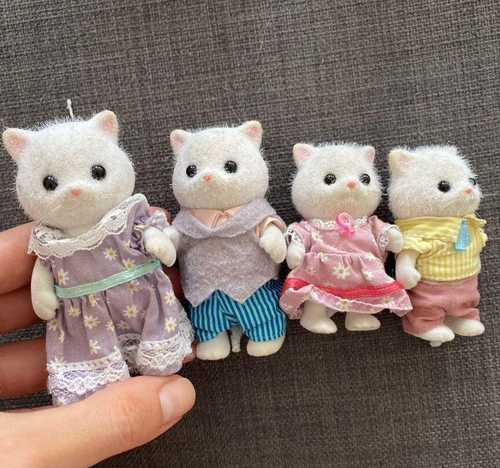 Sylvanian families семья котов