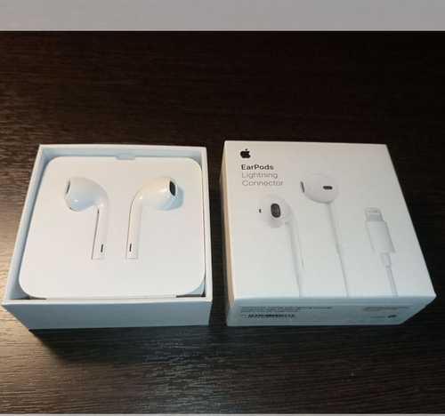 Наушники EarPods lightning connector