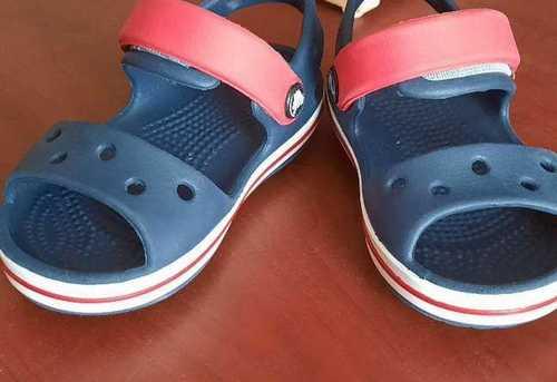 Сандалии пляжные crocs