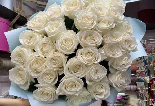 Белые розы пионовидные Плая Бланка