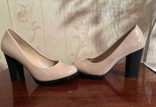 Туфли женские 38 размер на каблуке бежевые