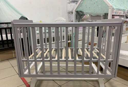 Кроватка для новорожденных с маятником Сканди