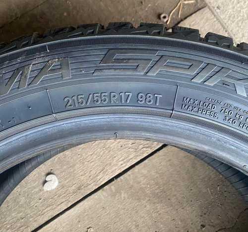 Nitto Therma Spike 215/55 R17