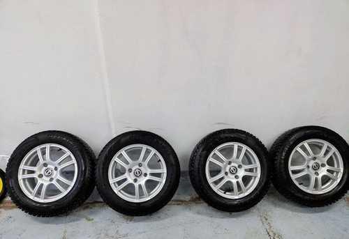 Комплект зимних колес r15 Nissan