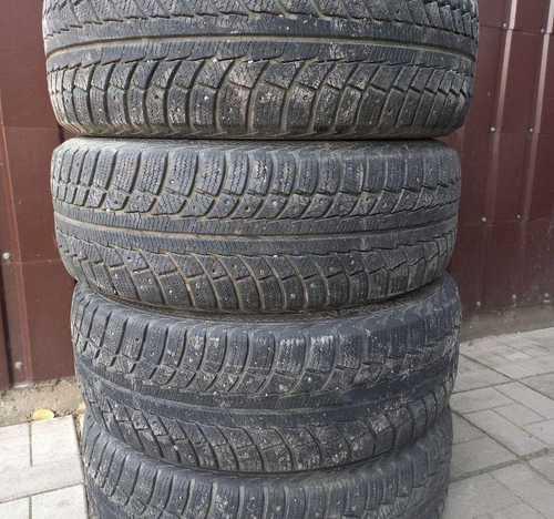 Gislaved Nord Frost 5 235/65 R17
