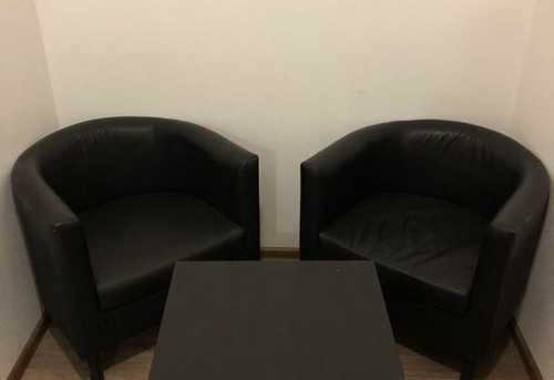 Кожанные кресла и столик IKEA