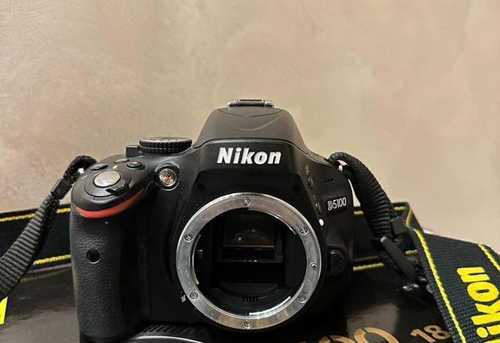 Зеркальный фотоаппарат "Nikon"