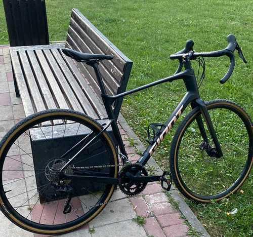 Giant advanced revolt 3 carbon