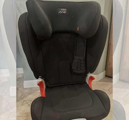 Автомобильное кресло britax romer 15 36кг