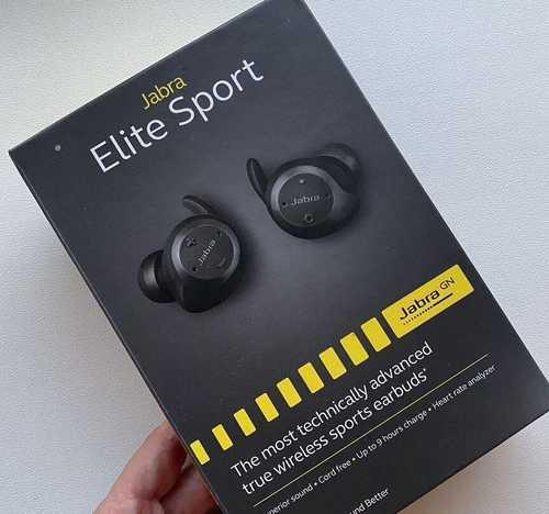 Наушники и кейс Jabra Elite Sport