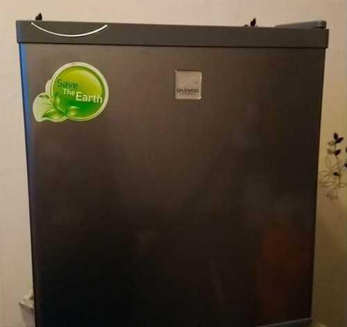 Минихолодильник daewoo fr-051ar