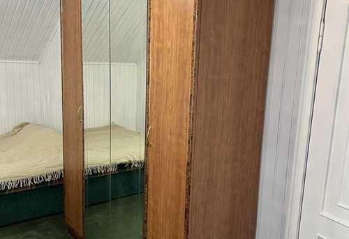 Шкаф шатура распашной с зеркалом