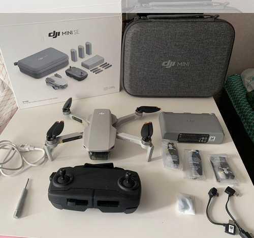 Квадрокоптер Dji mini se fly more combo