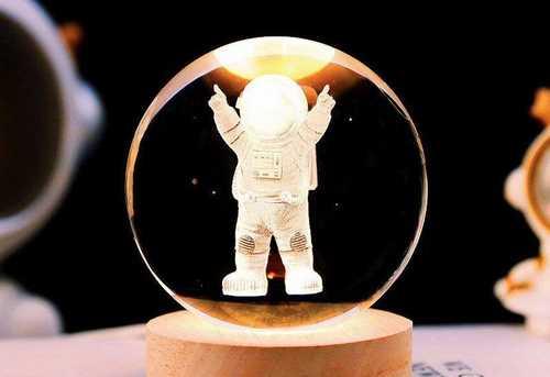 Ночник космонавт хрустальный шар