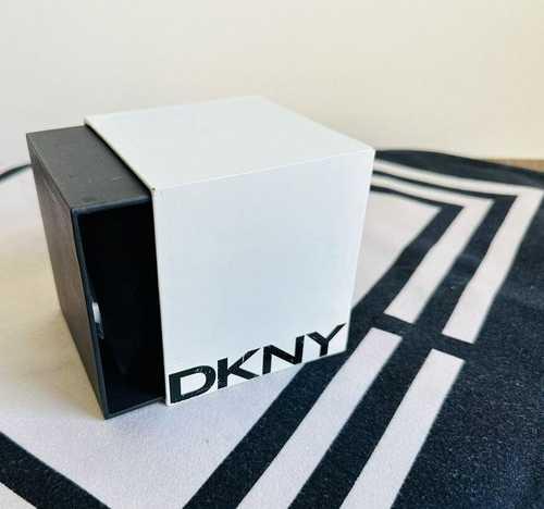 Коробка от часов dkny