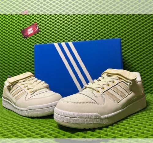 Кроссовки женские Adidas Forum LOW белые