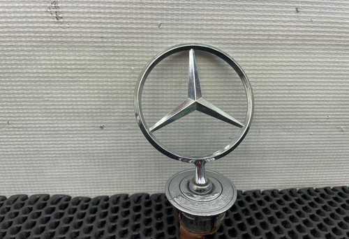 Эмблема передняя Mercedes-Benz C-Class W203