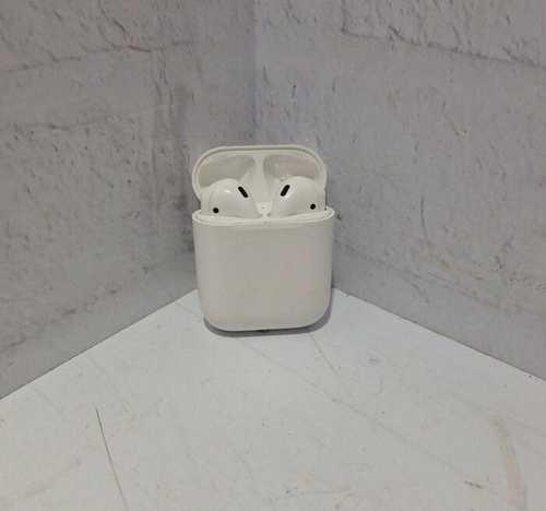 Беспроводные наушники Apple AirPods