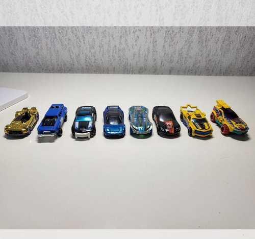 Продаю машинки Hot Wheels