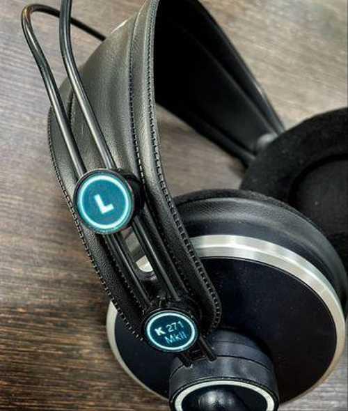 Мониторные наушники AKG K271 MK II