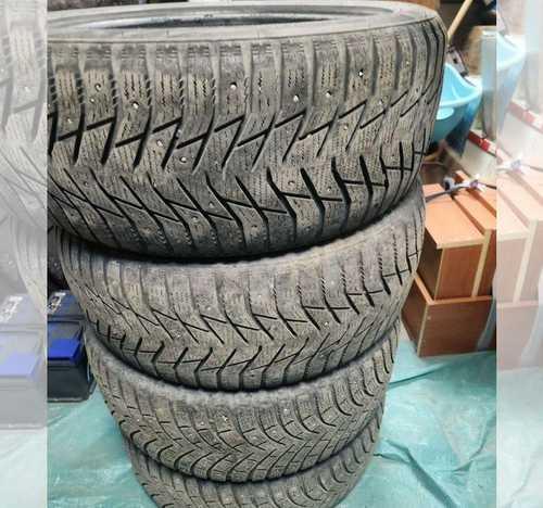 Stark T1 215/50 R17