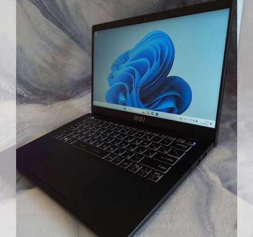 Ультрабук Msi Modern 14 i3-1215U 8/256