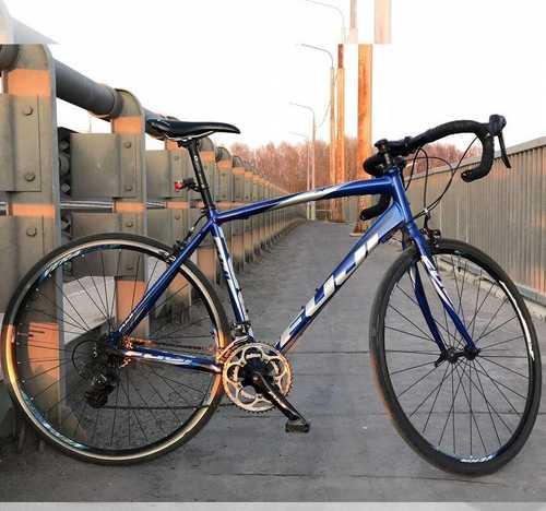 Шоссейный велосипед Fuji sportif 1.7