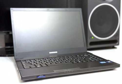 Ноутбук 14" Samsung NP300V4A, 64 ГБ, Core i3-2350M, RAM 8 ГБ, Intel HD Graphics 3000