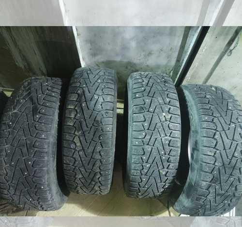 Pirelli Ice Zero 215/65 R16 102T