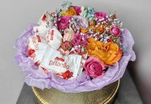 Цветы с конфетами Для неё