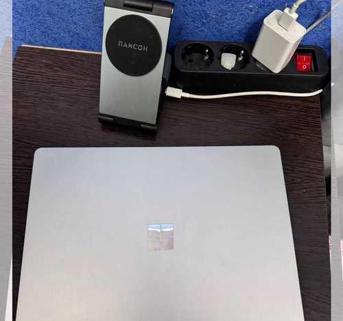 Microsoft surface laptop go