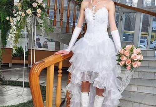 Свадебное платье укороченное спереди с шубкой