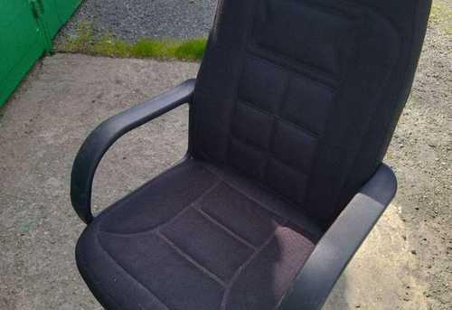Кожанное текстильные офисные кресла стулья