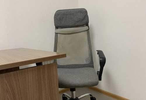 Компьютерный стол и кресло