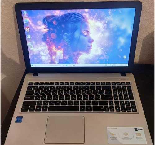 Asus 15.6/N3350/4gb/SSD Samsung Evo 250Gb