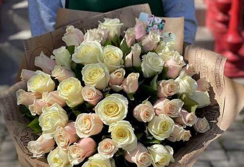Белые и кремовые крымские розы