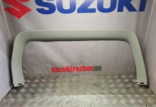 Пластик крышки багажника Suzuki GV 06-15г