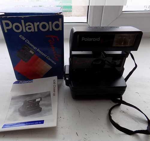 Фотоаппарат моментальной печати polaroid